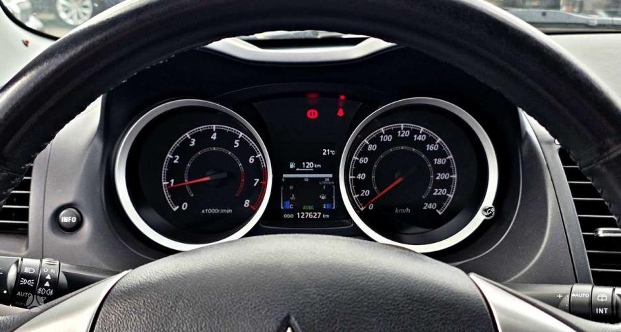 Pelēks Mitsubishi Lancer 2014 Viļņa, ar dzinēja tilpumu 1.59 L un nobraukumu 128 tūkst. km par 4950 €, foto 29 vietnē AUTOMOTO.COM.LV