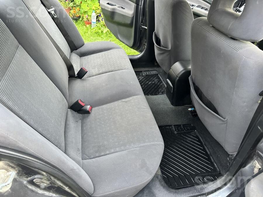 Pelēks Mitsubishi Lancer 2005 Rēzekne, ar dzinēja tilpumu 1.60 L un nobraukumu 258 tūkst. km par 800 €, foto 6 vietnē AUTOMOTO.COM.LV