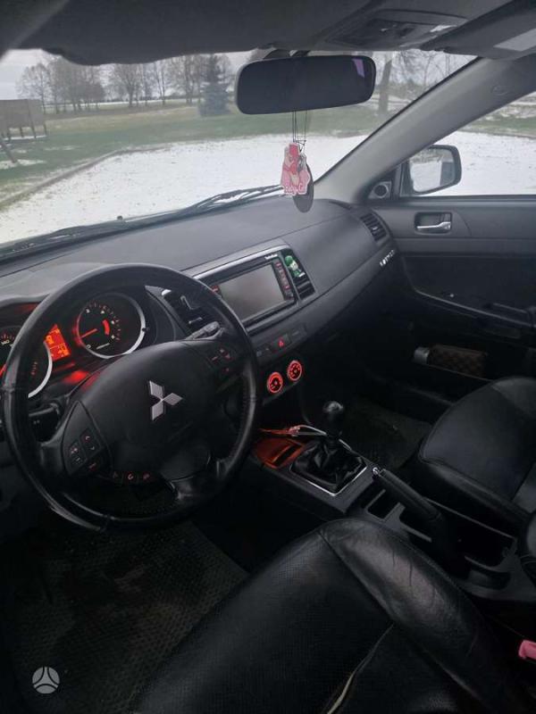 Grey Mitsubishi Lancer 2007 in Jonava, with an engine capacity of 1.97 L and mileage of 363 thousand km for 2800 €, photo 8 on AUTOMOTO.COM.LV
