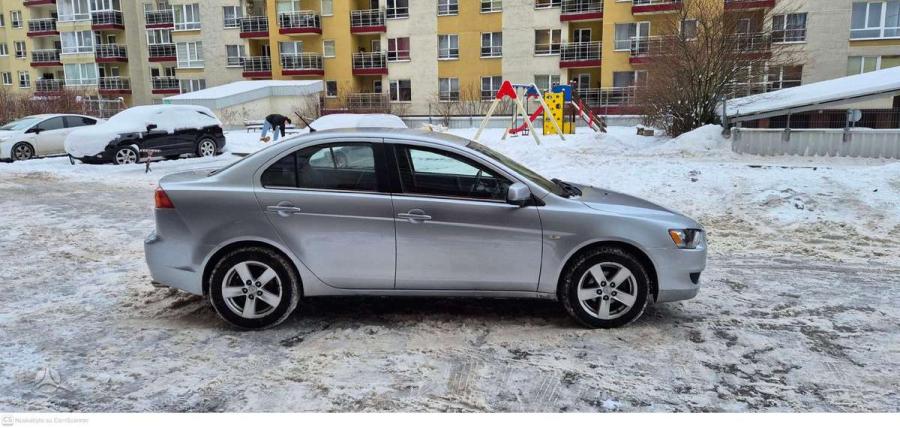 Grey Mitsubishi Lancer 2008 in Vilnius, with an engine capacity of 1.58 L and mileage of 313 thousand km for 2600 €, photo 6 on AUTOMOTO.COM.LV