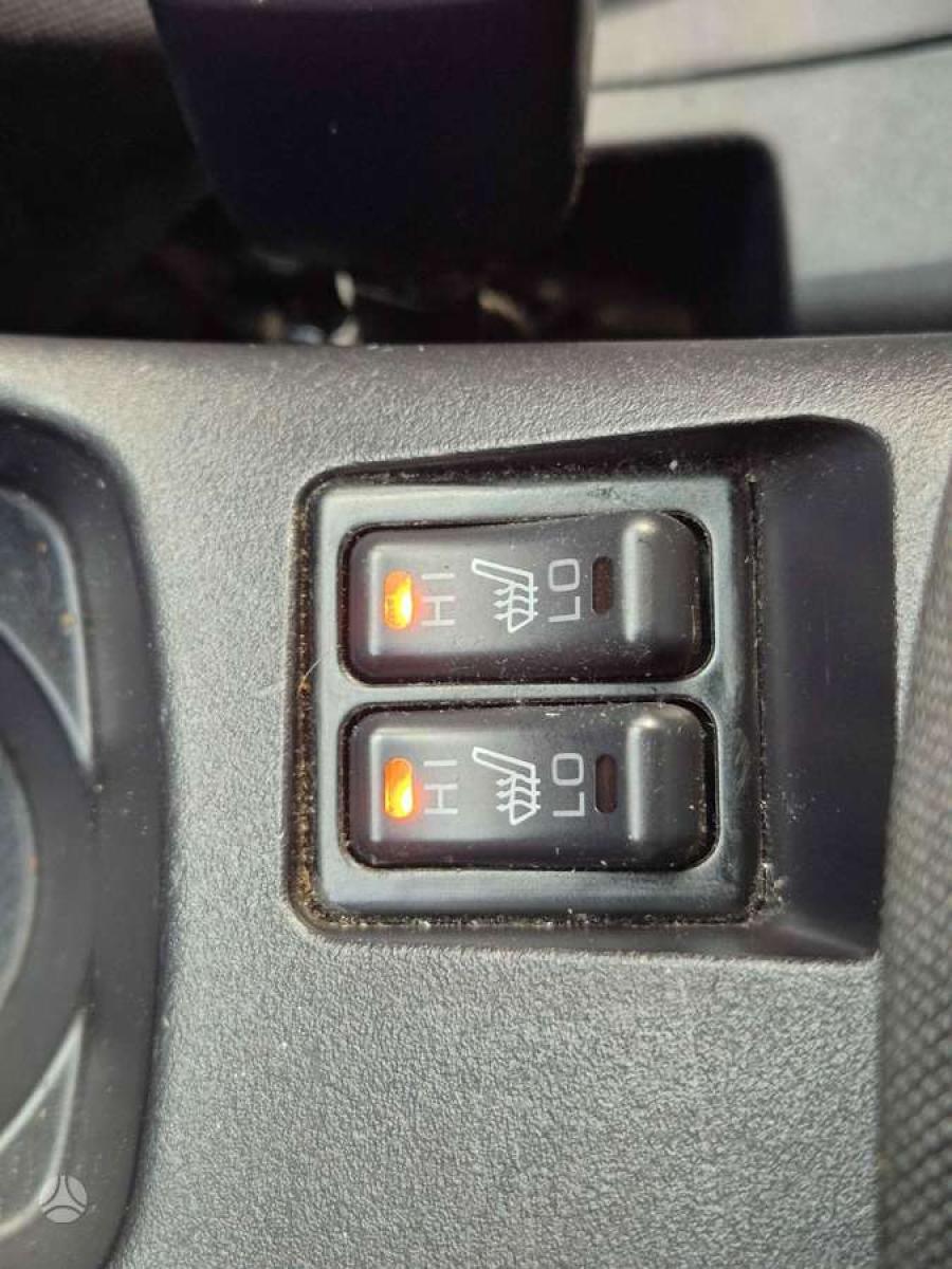 Grey Mitsubishi Lancer 2008 in Pakruojis, with an engine capacity of 1.97 L and mileage of 235 thousand km for 1850 €, photo 14 on AUTOMOTO.COM.LV