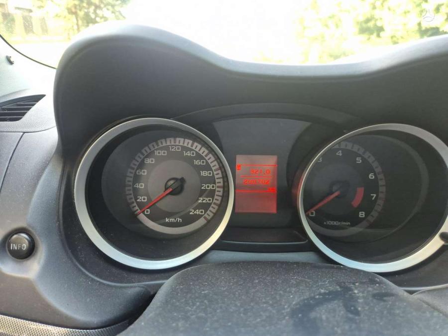 Pelēks Mitsubishi Lancer 2008 Viļņa, ar dzinēja tilpumu 1.80 L un nobraukumu 200 tūkst. km par 1950 €, foto 15 vietnē AUTOMOTO.COM.LV