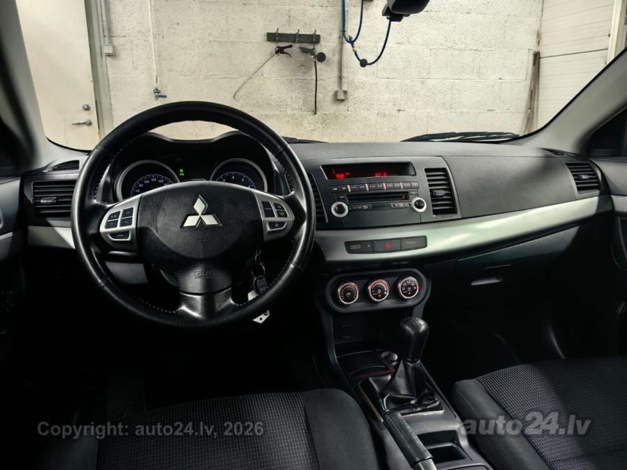 Pelēks Mitsubishi Lancer 2009 Viljandi, ar dzinēja tilpumu 1.80 L un nobraukumu 168 tūkst. km par 3990 €, foto 4 vietnē AUTOMOTO.COM.LV