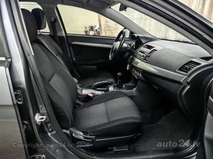 Pelēks Mitsubishi Lancer 2009 Viljandi, ar dzinēja tilpumu 1.80 L un nobraukumu 168 tūkst. km par 3990 €, foto 7 vietnē AUTOMOTO.COM.LV