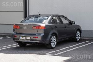 Pelēks Mitsubishi Lancer 2009 Rīga, ar dzinēja tilpumu 1.80 L un nobraukumu 103 tūkst. km par 3990 €, foto 5 vietnē AUTOMOTO.COM.LV