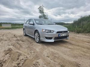 Grey Mitsubishi Lancer 2010 in Vilnius, with an engine capacity of 1.97 L and mileage of 204 thousand km for 1750 €, photo 3 on AUTOMOTO.COM.LV