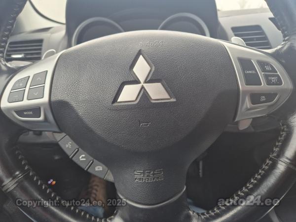 Grey Mitsubishi Lancer 2011 in Parnu, with an engine capacity of 1.80 L and mileage of 275 thousand km for 4200 €, photo 11 on AUTOMOTO.COM.LV