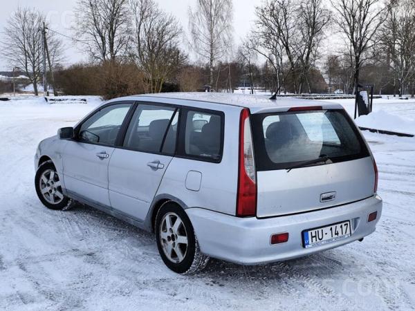 Grey Mitsubishi Lancer 2003 in Jekabpils, with an engine capacity of 1.60 L and mileage of 275 thousand km for 950 €, photo 4 on AUTOMOTO.COM.LV