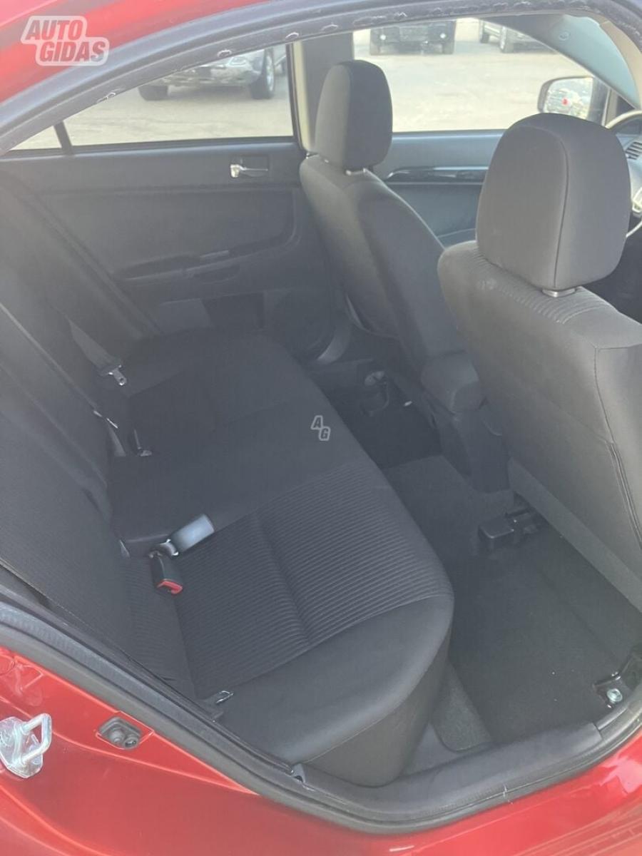 Mitsubishi Lancer 2015 in Vilnius, with an engine capacity of 1.80 L and mileage of 238 thousand km for 2999 €, photo 5 on AUTOMOTO.COM.LV