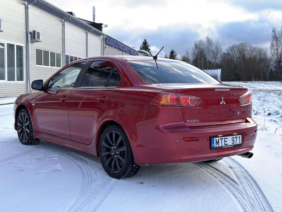 Sarkans Mitsubishi Lancer 2008 Viļņa, ar dzinēja tilpumu 1.80 L un nobraukumu 257 tūkst. km par 2650 €, foto 3 vietnē AUTOMOTO.COM.LV