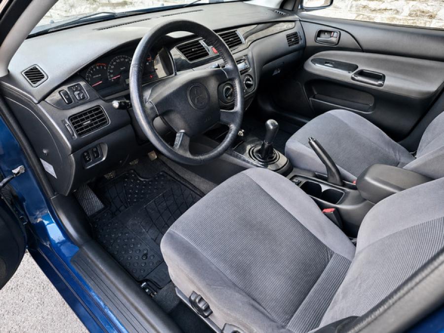 Mitsubishi Lancer 2004 Tallina, ar dzinēja tilpumu 1.60 L un nobraukumu 271 tūkst. km par 2300 €, foto 6 vietnē AUTOMOTO.COM.LV