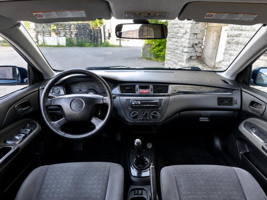 Mitsubishi Lancer 2004 Tallina, ar dzinēja tilpumu 1.60 L un nobraukumu 271 tūkst. km par 2300 €, foto 7 vietnē AUTOMOTO.COM.LV