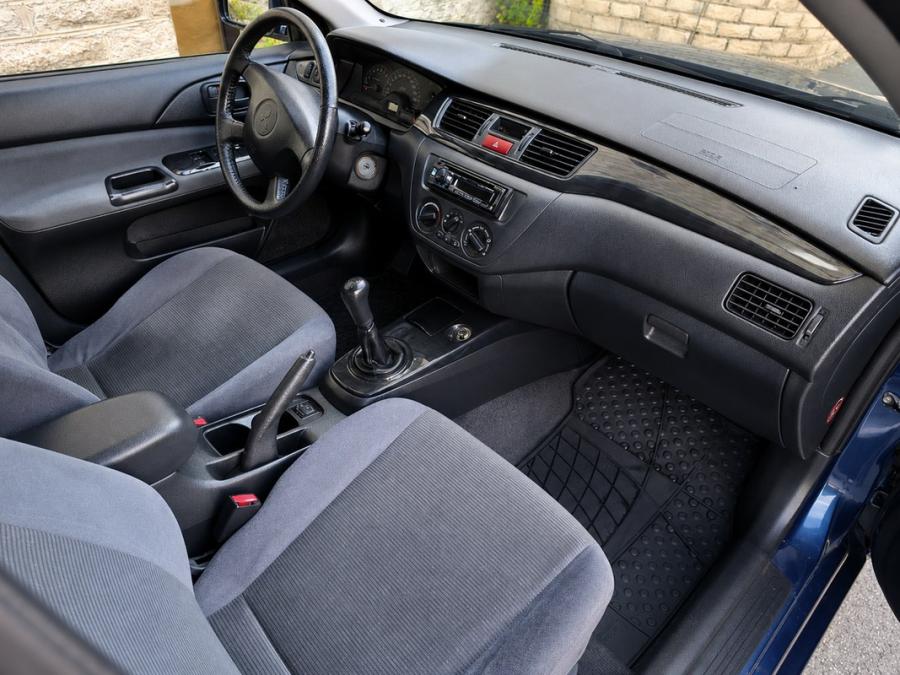 Mitsubishi Lancer 2004 Tallina, ar dzinēja tilpumu 1.60 L un nobraukumu 271 tūkst. km par 2300 €, foto 16 vietnē AUTOMOTO.COM.LV