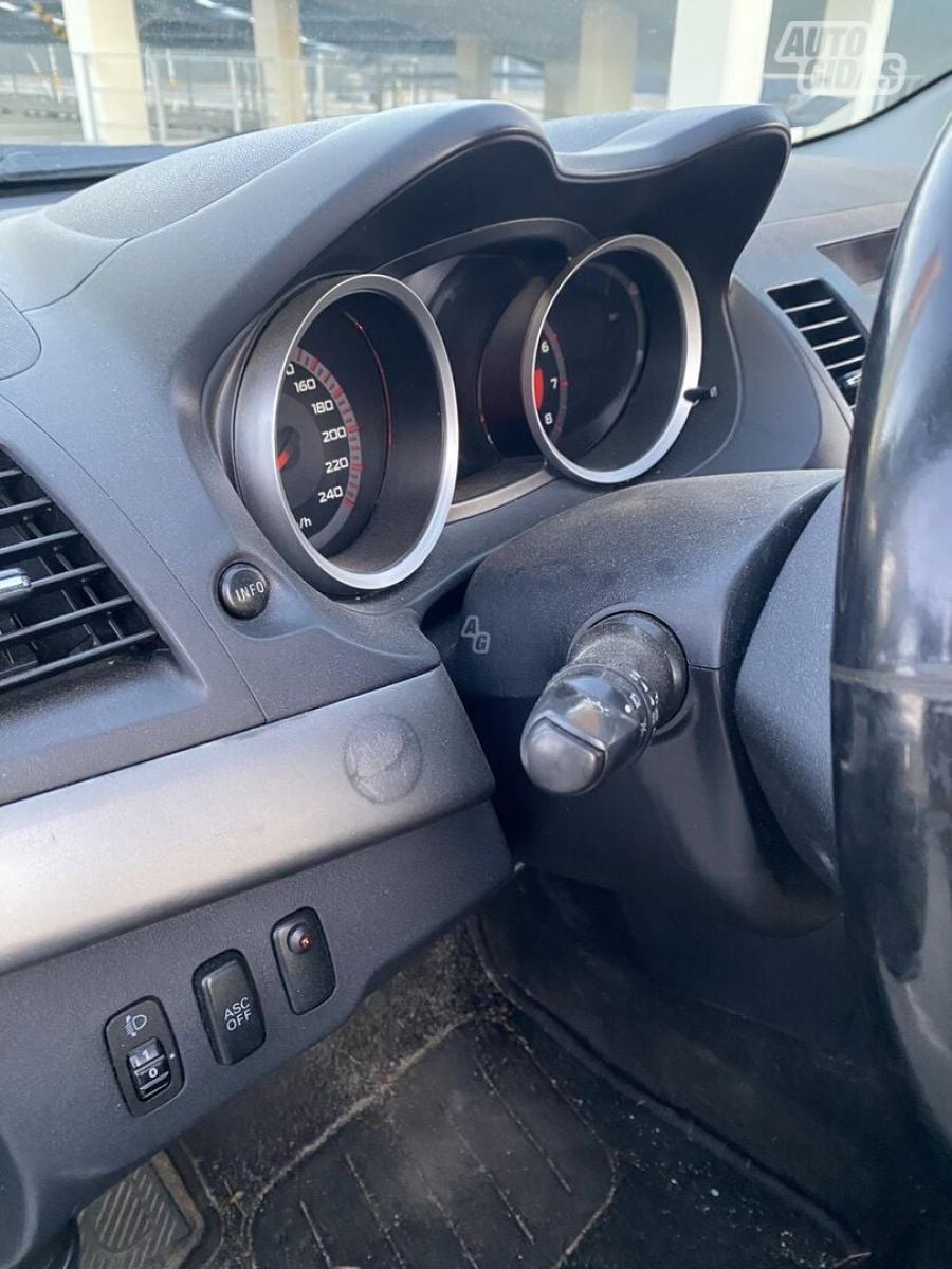 Mitsubishi Lancer 2008 in Vilnius, with an engine capacity of 1.50 L and mileage of 282 thousand km for 3299 €, photo 8 on AUTOMOTO.COM.LV