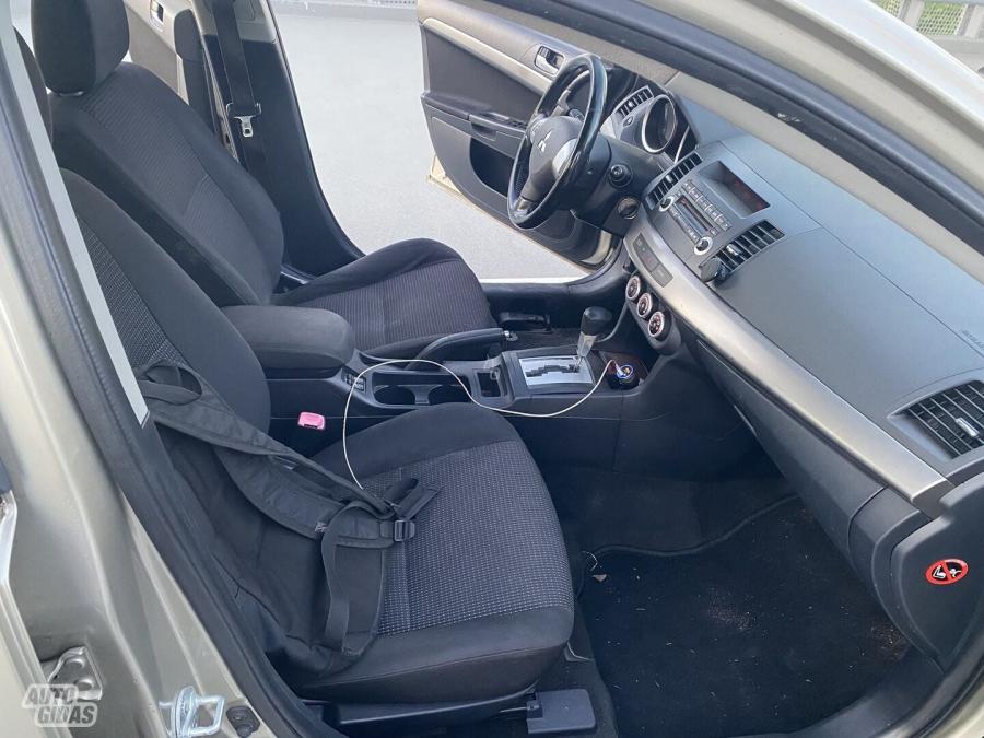 Mitsubishi Lancer 2008 in Vilnius, with an engine capacity of 1.50 L and mileage of 282 thousand km for 3299 €, photo 9 on AUTOMOTO.COM.LV