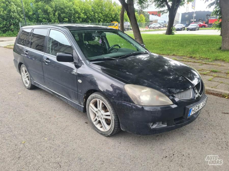 Mitsubishi Lancer 2001 in Klaipeda, with an engine capacity of 1.80 L and mileage of 329 thousand km for 650 €, photo 1 on AUTOMOTO.COM.LV