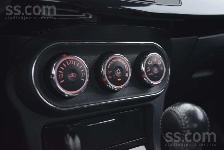 White Mitsubishi Lancer 2014 in Riga, with an engine capacity of 2.00 L and mileage of 117 thousand km for 34900 €, photo 7 on AUTOMOTO.COM.LV