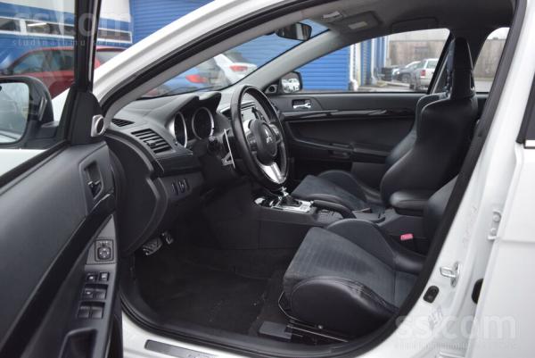 Balts Mitsubishi Lancer 2014 Rīga, ar dzinēja tilpumu 2.00 L un nobraukumu 117 tūkst. km par 34900 €, foto 3 vietnē AUTOMOTO.COM.LV