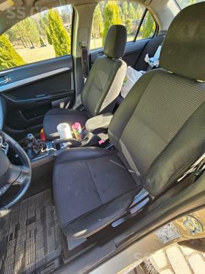 Dzeltens Mitsubishi Lancer 2008 Rīga, ar dzinēja tilpumu 1.90 L un nobraukumu 373 tūkst. km par 1900 €, foto 3 vietnē AUTOMOTO.COM.LV