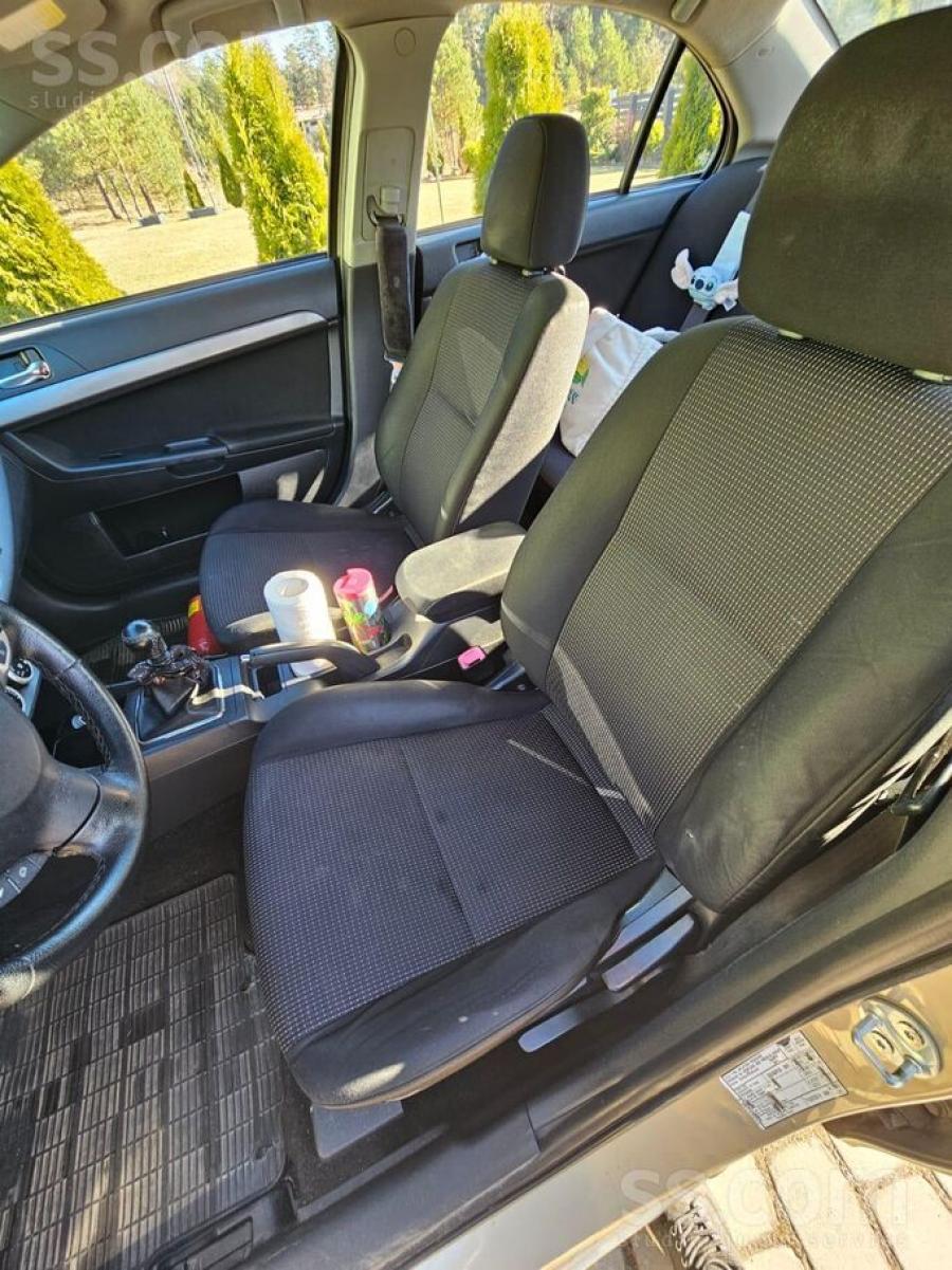 Dzeltens Mitsubishi Lancer 2008 Rīga, ar dzinēja tilpumu 1.90 L un nobraukumu 373 tūkst. km par 1900 €, foto 3 vietnē AUTOMOTO.COM.LV