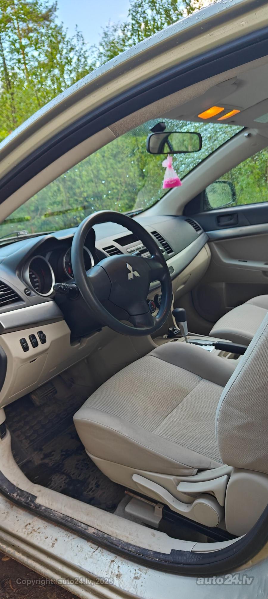 Dzeltens Mitsubishi Lancer 2008 Tallina, ar dzinēja tilpumu 1.50 L un nobraukumu 208 tūkst. km par 2500 €, foto 6 vietnē AUTOMOTO.COM.LV
