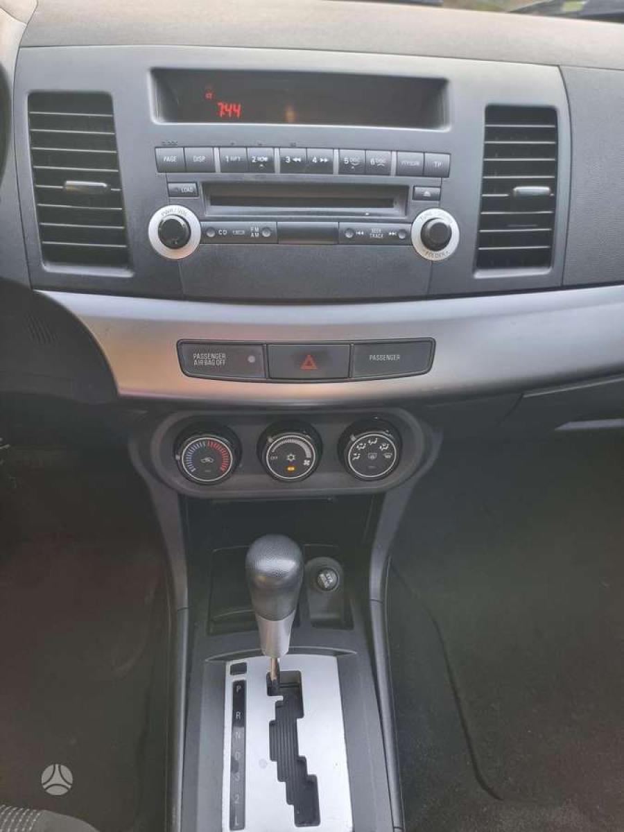 Dzeltens Mitsubishi Lancer 2008 Viļņa, ar dzinēja tilpumu 1.50 L un nobraukumu 124 tūkst. km par 2400 €, foto 8 vietnē AUTOMOTO.COM.LV