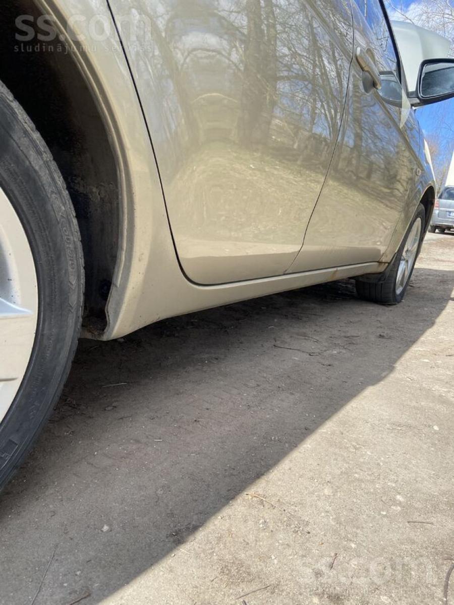 Dzeltens Mitsubishi Lancer 2010 Jūrmala, ar dzinēja tilpumu 2.00 L un nobraukumu 369 tūkst. km par 2350 €, foto 9 vietnē AUTOMOTO.COM.LV