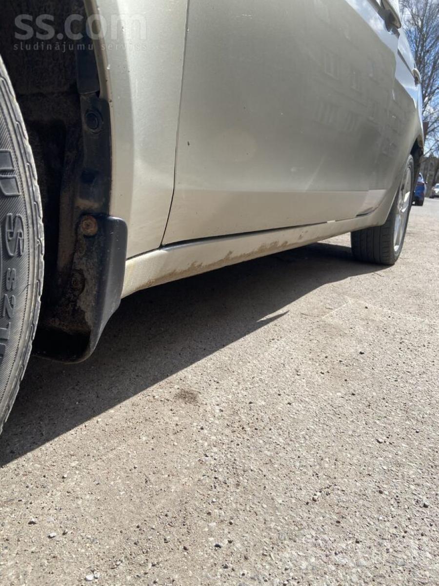 Dzeltens Mitsubishi Lancer 2010 Jūrmala, ar dzinēja tilpumu 2.00 L un nobraukumu 369 tūkst. km par 2350 €, foto 10 vietnē AUTOMOTO.COM.LV