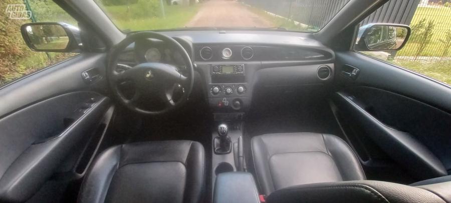Melns Mitsubishi Outlander 2003 Viļņa, ar dzinēja tilpumu 2.00 L un nobraukumu 128 tūkst. km par 3950 €, foto 10 vietnē AUTOMOTO.COM.LV