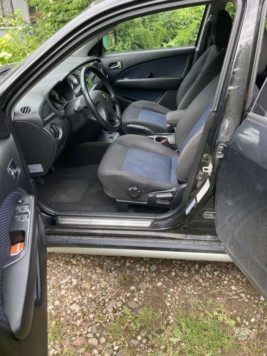 Melns Mitsubishi Outlander 2005 Viļņa, ar dzinēja tilpumu 2.00 L un nobraukumu 260 tūkst. km par 800 €, foto 9 vietnē AUTOMOTO.COM.LV
