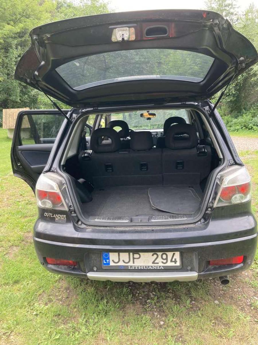 Melns Mitsubishi Outlander 2005 Viļņa, ar dzinēja tilpumu 2.00 L un nobraukumu 260 tūkst. km par 800 €, foto 12 vietnē AUTOMOTO.COM.LV