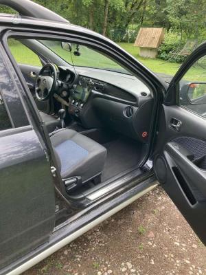 Melns Mitsubishi Outlander 2005 Viļņa, ar dzinēja tilpumu 2.00 L un nobraukumu 260 tūkst. km par 800 €, foto 15 vietnē AUTOMOTO.COM.LV