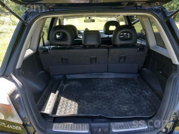 Melns Mitsubishi Outlander 2005 Dobele, ar dzinēja tilpumu 2.40 L un nobraukumu 220 tūkst. km par 800 €, foto 9 vietnē AUTOMOTO.COM.LV