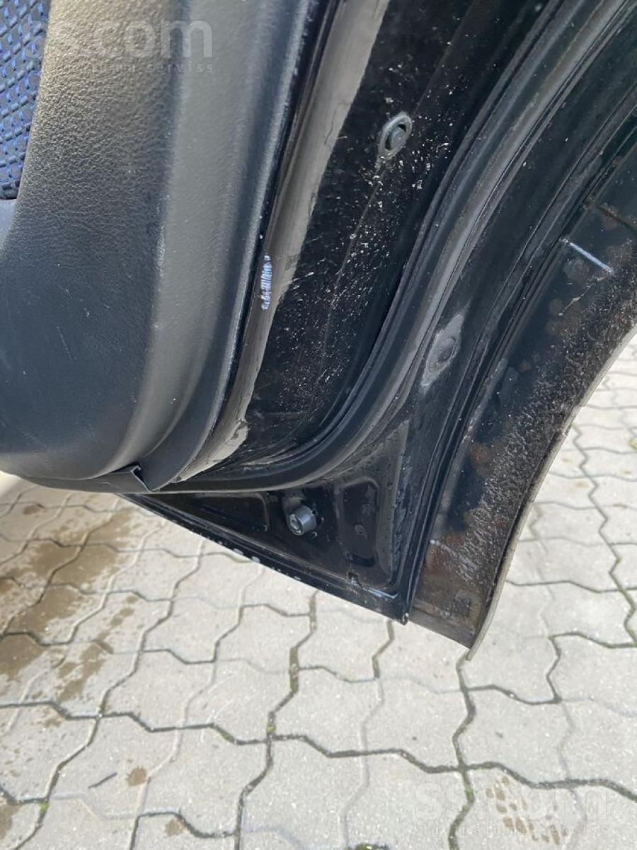 Melns Mitsubishi Outlander 2006 Liepāja, ar dzinēja tilpumu 2.40 L un nobraukumu 279 tūkst. km par 2000 €, foto 15 vietnē AUTOMOTO.COM.LV