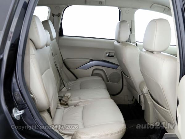 Melns Mitsubishi Outlander 2007 Tallina, ar dzinēja tilpumu 2.00 L un nobraukumu 266 tūkst. km par 1999 €, foto 7 vietnē AUTOMOTO.COM.LV