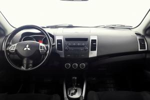 Black Mitsubishi Outlander 2007 in Tallinn, with an engine capacity of 2.40 L and mileage of 305 thousand km for 2099 €, photo 14 on AUTOMOTO.COM.LV