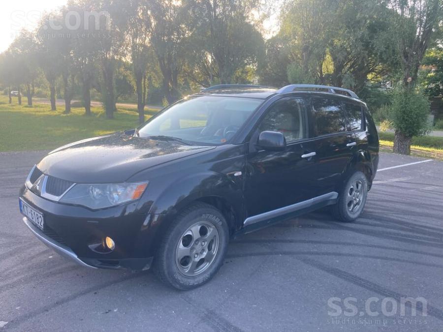 Melns Mitsubishi Outlander 2007 Cēsis, ar dzinēja tilpumu 2.00 L un nobraukumu 304 tūkst. km par 1800 €, foto 3 vietnē AUTOMOTO.COM.LV