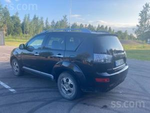 Melns Mitsubishi Outlander 2007 Cēsis, ar dzinēja tilpumu 2.00 L un nobraukumu 304 tūkst. km par 1800 €, foto 4 vietnē AUTOMOTO.COM.LV