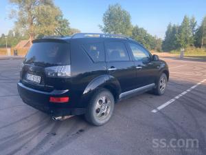Melns Mitsubishi Outlander 2007 Cēsis, ar dzinēja tilpumu 2.00 L un nobraukumu 304 tūkst. km par 1800 €, foto 5 vietnē AUTOMOTO.COM.LV