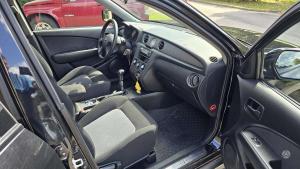 Black Mitsubishi Outlander 2007 in Vilnius, with an engine capacity of 2.00 L and mileage of 100 thousand km for 2790 €, photo 16 on AUTOMOTO.COM.LV