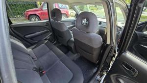 Black Mitsubishi Outlander 2007 in Vilnius, with an engine capacity of 2.00 L and mileage of 100 thousand km for 2790 €, photo 18 on AUTOMOTO.COM.LV