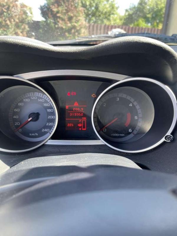 Melns Mitsubishi Outlander 2007 Šalčininkai, ar dzinēja tilpumu 1.97 L un nobraukumu 320 tūkst. km par 3300 €, foto 7 vietnē AUTOMOTO.COM.LV