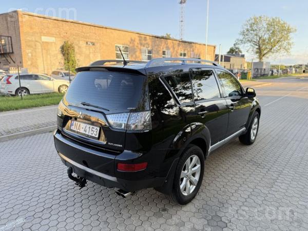 Melns Mitsubishi Outlander 2007 Jēkabpils, ar dzinēja tilpumu 2.00 L un nobraukumu 322 tūkst. km par 2500 €, foto 6 vietnē AUTOMOTO.COM.LV