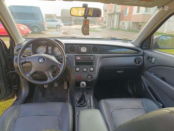 Black Mitsubishi Outlander 2007 in Kretinga, with an engine capacity of 2.38 L and mileage of 222 thousand km for 2000 €, photo 9 on AUTOMOTO.COM.LV
