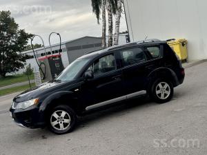 Black Mitsubishi Outlander 2007 in Riga, with an engine capacity of 2.00 L and mileage of 352 thousand km for 2090 €, photo 3 on AUTOMOTO.COM.LV