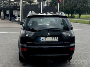 Black Mitsubishi Outlander 2007 in Riga, with an engine capacity of 2.00 L and mileage of 352 thousand km for 2090 €, photo 5 on AUTOMOTO.COM.LV