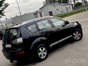 Black Mitsubishi Outlander 2007 in Riga, with an engine capacity of 2.00 L and mileage of 352 thousand km for 2090 €, photo 6 on AUTOMOTO.COM.LV