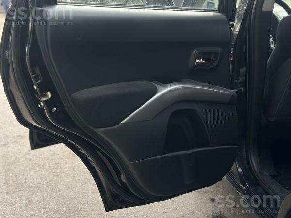 Black Mitsubishi Outlander 2007 in Riga, with an engine capacity of 2.00 L and mileage of 352 thousand km for 2090 €, photo 11 on AUTOMOTO.COM.LV
