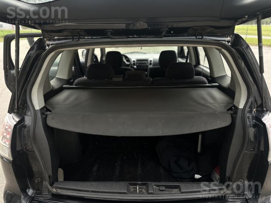 Black Mitsubishi Outlander 2007 in Riga, with an engine capacity of 2.00 L and mileage of 352 thousand km for 2090 €, photo 13 on AUTOMOTO.COM.LV