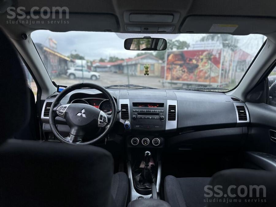 Black Mitsubishi Outlander 2007 in Riga, with an engine capacity of 2.00 L and mileage of 352 thousand km for 2090 €, photo 14 on AUTOMOTO.COM.LV